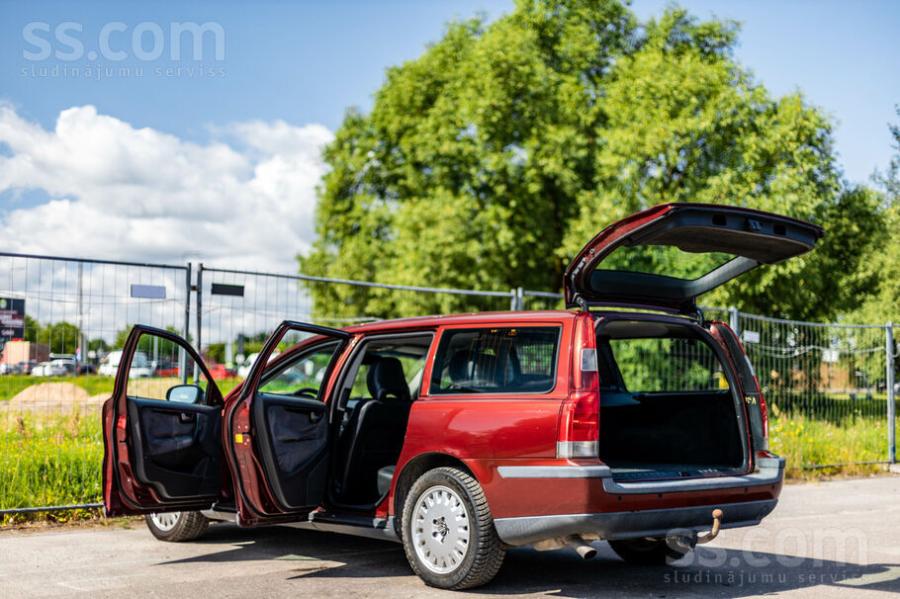 Sarkans Volvo V70 2000 Rīga, ar dzinēja tilpumu 2.40 L un nobraukumu 463 tūkst. km par 1790 €, foto 9 vietnē AUTOMOTO.COM.LV