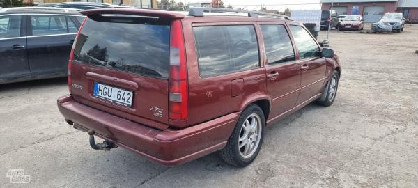 Sarkans Volvo V70 2000 Kėdainiai, ar dzinēja tilpumu 2.50 L un nobraukumu 513 tūkst. km par 999 €, foto 4 vietnē AUTOMOTO.COM.LV