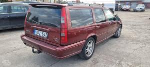 Red Volvo V70 2000 in Kedainiai, with an engine capacity of 2.50 L and mileage of 513 thousand km for 999 €, photo 5 on AUTOMOTO.COM.LV