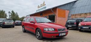Sarkans Volvo V70 2000 Valmiera, ar dzinēja tilpumu 2.50 L un nobraukumu 668 tūkst. km par 1100 €, foto  vietnē AUTOMOTO.COM.LV