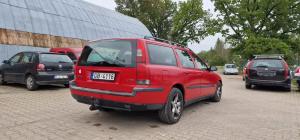 Red Volvo V70 2000 in Valmiera, with an engine capacity of 2.50 L and mileage of 668 thousand km for 1100 €, photo 4 on AUTOMOTO.COM.LV