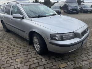 Sarkans Volvo V70 2000 Talsi, ar dzinēja tilpumu 2.50 L un nobraukumu 0 tūkst. km par 1000 €, foto 4 vietnē AUTOMOTO.COM.LV