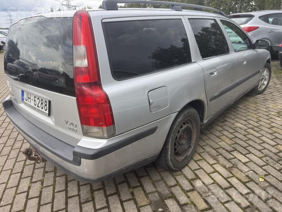 Sarkans Volvo V70 2000 Talsi, ar dzinēja tilpumu 2.50 L un nobraukumu 0 tūkst. km par 1000 €, foto 5 vietnē AUTOMOTO.COM.LV