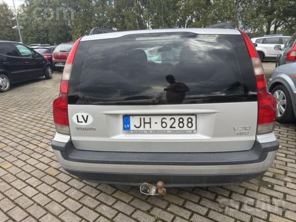 Sarkans Volvo V70 2000 Talsi, ar dzinēja tilpumu 2.50 L un nobraukumu 0 tūkst. km par 1000 €, foto 6 vietnē AUTOMOTO.COM.LV