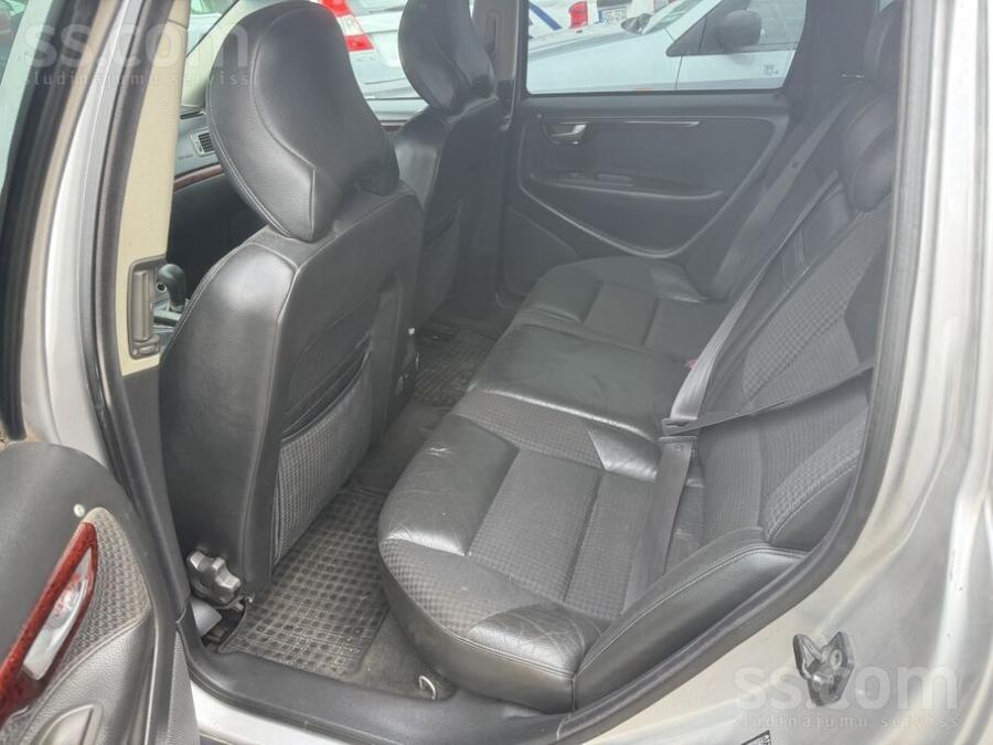 Sarkans Volvo V70 2000 Talsi, ar dzinēja tilpumu 2.50 L un nobraukumu 0 tūkst. km par 1000 €, foto 9 vietnē AUTOMOTO.COM.LV