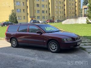 Volvo V70 2001 Rīga vietnē Sarkans Volvo V70 2001 Rīga, ar dzinēja tilpumu 2.40 L un nobraukumu 494 tūkst. km par 1700 €, foto 1 vietnē AUTOMOTO.COM.LV