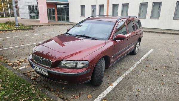 Volvo V70 2001 Daugavpils vietnē Sarkans Volvo V70 2001 Daugavpils, ar dzinēja tilpumu 2.50 L un nobraukumu 350 tūkst. km par 1500 €, foto 3 vietnē AUTOMOTO.COM.LV