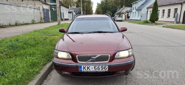 Volvo V70 2001 Daugavpils vietnē Sarkans Volvo V70 2001 Daugavpils, ar dzinēja tilpumu 2.50 L un nobraukumu 350 tūkst. km par 1500 €, foto 6 vietnē AUTOMOTO.COM.LV