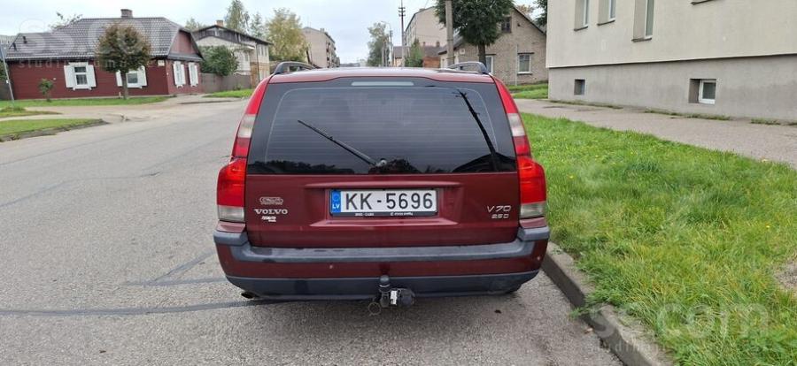 Sarkans Volvo V70 2001 Daugavpils, ar dzinēja tilpumu 2.50 L un nobraukumu 350 tūkst. km par 1500 €, foto 8 vietnē AUTOMOTO.COM.LV
