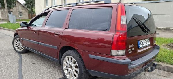 Volvo V70 2001 Daugavpils vietnē Sarkans Volvo V70 2001 Daugavpils, ar dzinēja tilpumu 2.50 L un nobraukumu 350 tūkst. km par 1500 €, foto 9 vietnē AUTOMOTO.COM.LV