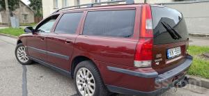 Sarkans Volvo V70 2001 Daugavpils, ar dzinēja tilpumu 2.50 L un nobraukumu 350 tūkst. km par 1500 €, foto 9 vietnē AUTOMOTO.COM.LV