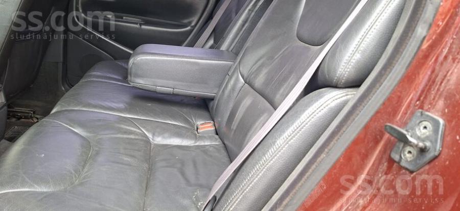 Sarkans Volvo V70 2001 Daugavpils, ar dzinēja tilpumu 2.50 L un nobraukumu 350 tūkst. km par 1500 €, foto 12 vietnē AUTOMOTO.COM.LV
