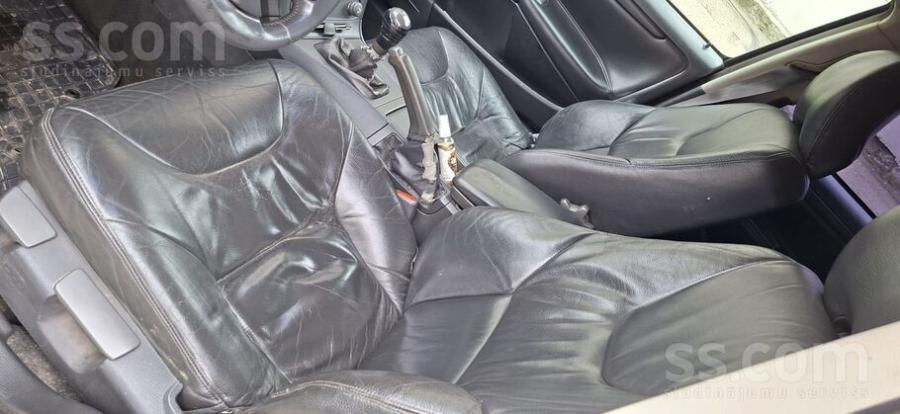 Sarkans Volvo V70 2001 Daugavpils, ar dzinēja tilpumu 2.50 L un nobraukumu 350 tūkst. km par 1500 €, foto 14 vietnē AUTOMOTO.COM.LV