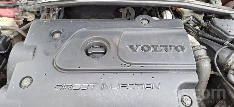 Sarkans Volvo V70 2001 Daugavpils, ar dzinēja tilpumu 2.50 L un nobraukumu 350 tūkst. km par 1500 €, foto 16 vietnē AUTOMOTO.COM.LV