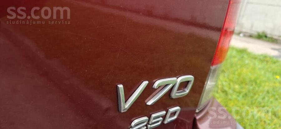 Sarkans Volvo V70 2001 Daugavpils, ar dzinēja tilpumu 2.50 L un nobraukumu 350 tūkst. km par 1500 €, foto 19 vietnē AUTOMOTO.COM.LV