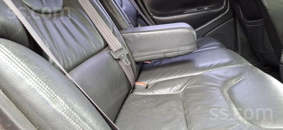 Sarkans Volvo V70 2001 Daugavpils, ar dzinēja tilpumu 2.50 L un nobraukumu 350 tūkst. km par 1500 €, foto 20 vietnē AUTOMOTO.COM.LV