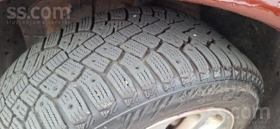 Sarkans Volvo V70 2001 Daugavpils, ar dzinēja tilpumu 2.50 L un nobraukumu 350 tūkst. km par 1500 €, foto 21 vietnē AUTOMOTO.COM.LV