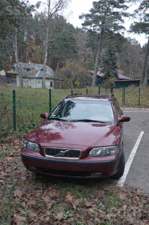 Sarkans Volvo V70 2002 Jūrmala, ar dzinēja tilpumu 2.40 L un nobraukumu 510 tūkst. km par 400 €, foto 1 vietnē AUTOMOTO.COM.LV