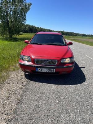 Sarkans Volvo V70 2002 Rīga, ar dzinēja tilpumu 2.40 L un nobraukumu 656 tūkst. km par 1350 €, foto 5 vietnē AUTOMOTO.COM.LV