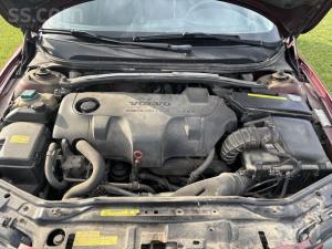 Sarkans Volvo V70 2002 Bauska, ar dzinēja tilpumu 2.40 L un nobraukumu 500 tūkst. km par 1490 €, foto 12 vietnē AUTOMOTO.COM.LV