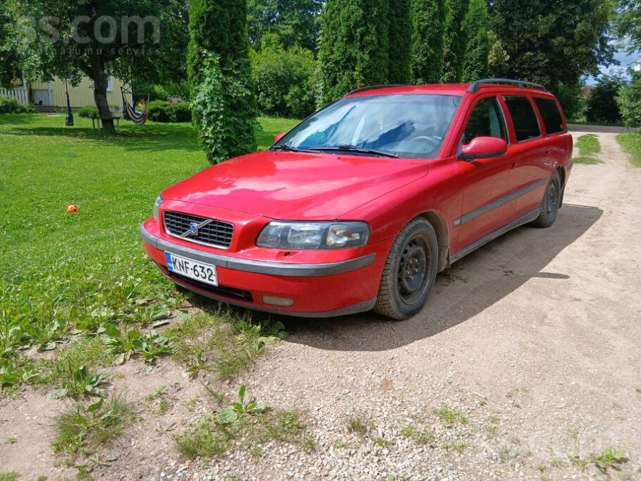 Sarkans Volvo V70 2002 Jēkabpils, ar dzinēja tilpumu 2.40 L un nobraukumu 421 tūkst. km par 850 €, foto 1 vietnē AUTOMOTO.COM.LV