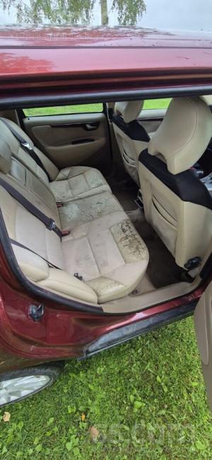 Красный Вольво В70 2002 в Айзкраукле, объемом двигателя 2.40 л и пробегом 424 тыс. км за 1600 €, фото 7 на AUTOMOTO.COM.LV