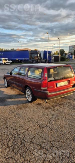 Sarkans Volvo V70 2002 Aizkraukle, ar dzinēja tilpumu 2.40 L un nobraukumu 424 tūkst. km par 1350 €, foto 3 vietnē AUTOMOTO.COM.LV