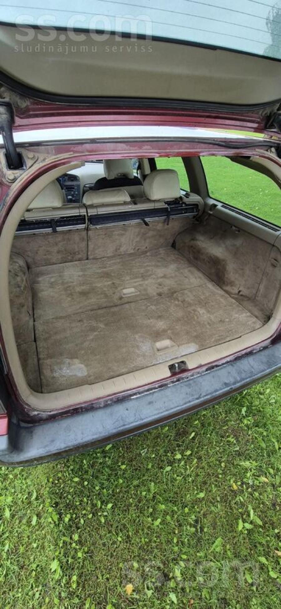 Sarkans Volvo V70 2002 Aizkraukle, ar dzinēja tilpumu 2.40 L un nobraukumu 424 tūkst. km par 1350 €, foto 8 vietnē AUTOMOTO.COM.LV