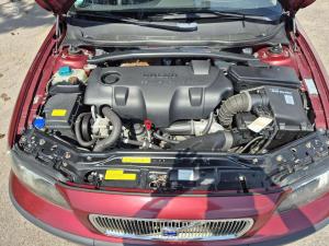 Sarkans Volvo V70 2003 Viļņa, ar dzinēja tilpumu 2.40 L un nobraukumu 289 tūkst. km par 2499 €, foto 13 vietnē AUTOMOTO.COM.LV