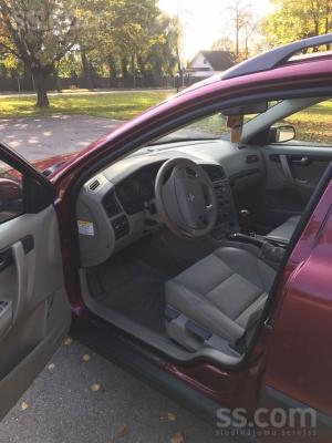 Red Volvo V70 2003 in Jurmala, with an engine capacity of 2.40 L and mileage of 330 thousand km for 2150 €, photo 12 on AUTOMOTO.COM.LV