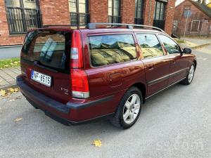 Sarkans Volvo V70 2004 Rīga, ar dzinēja tilpumu 2.40 L un nobraukumu 306 tūkst. km par 2900 €, foto 5 vietnē AUTOMOTO.COM.LV