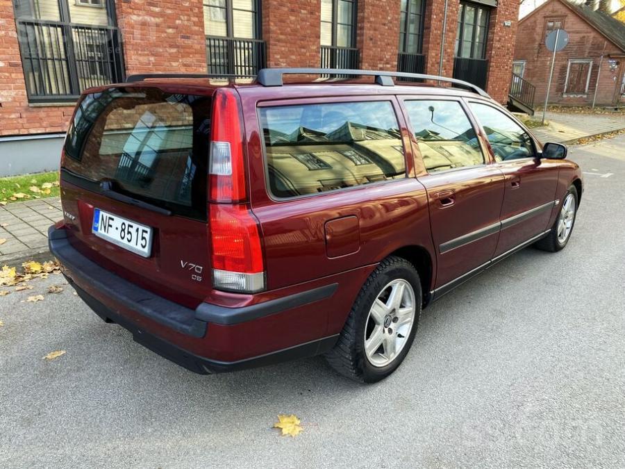 Sarkans Volvo V70 2004 Rīga, ar dzinēja tilpumu 2.40 L un nobraukumu 306 tūkst. km par 2900 €, foto 5 vietnē AUTOMOTO.COM.LV