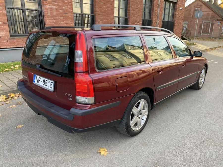 Sarkans Volvo V70 2004 Rīga, ar dzinēja tilpumu 2.40 L un nobraukumu 306 tūkst. km par 2900 €, foto 5 vietnē AUTOMOTO.COM.LV