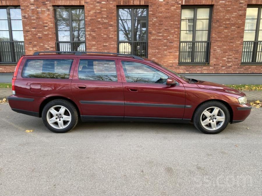 Sarkans Volvo V70 2004 Rīga, ar dzinēja tilpumu 2.40 L un nobraukumu 306 tūkst. km par 2900 €, foto 6 vietnē AUTOMOTO.COM.LV