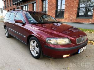 Sarkans Volvo V70 2004 Rīga, ar dzinēja tilpumu 2.40 L un nobraukumu 306 tūkst. km par 2900 €, foto 7 vietnē AUTOMOTO.COM.LV