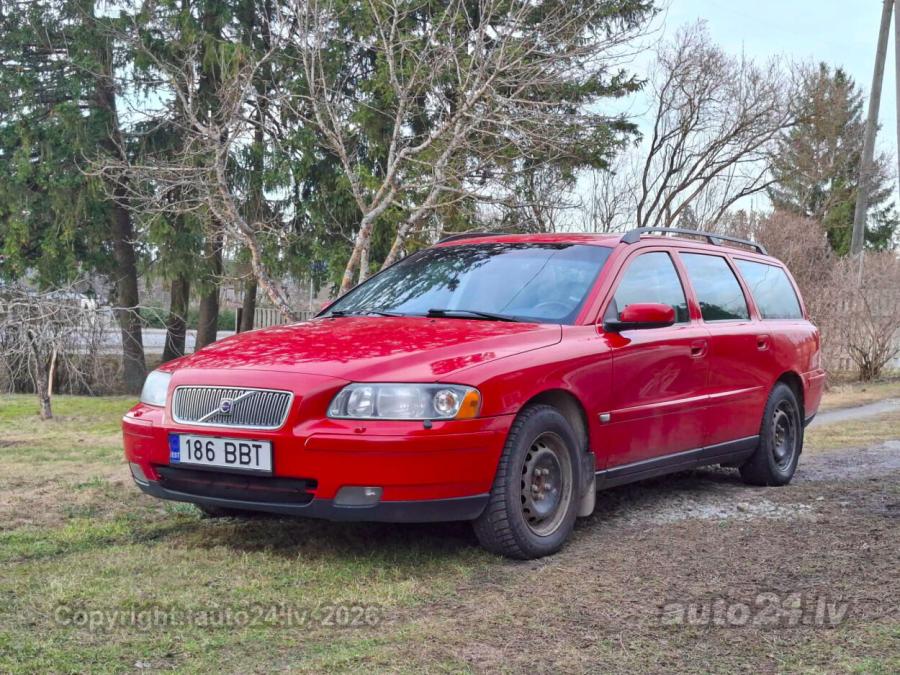 Sarkans Volvo V70 2005 Tallina, ar dzinēja tilpumu 2.40 L un nobraukumu 221 tūkst. km par 4950 €, foto 1 vietnē AUTOMOTO.COM.LV
