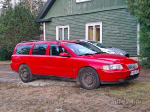 Sarkans Volvo V70 2005 Tallina, ar dzinēja tilpumu 2.40 L un nobraukumu 221 tūkst. km par 4950 €, foto 3 vietnē AUTOMOTO.COM.LV