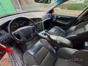 Sarkans Volvo V70 2005 Tallina, ar dzinēja tilpumu 2.40 L un nobraukumu 221 tūkst. km par 4950 €, foto 8 vietnē AUTOMOTO.COM.LV