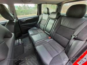 Sarkans Volvo V70 2005 Tallina, ar dzinēja tilpumu 2.40 L un nobraukumu 221 tūkst. km par 4950 €, foto 13 vietnē AUTOMOTO.COM.LV