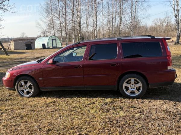 Sarkans Volvo V70 2005 Cēsis, ar dzinēja tilpumu 2.40 L un nobraukumu 437 tūkst. km par 2450 €, foto 3 vietnē AUTOMOTO.COM.LV