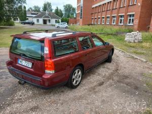 Red Volvo V70 2005 in Daugavpils, with an engine capacity of 2.40 L and mileage of 308 thousand km for 1300 €, photo 5 on AUTOMOTO.COM.LV