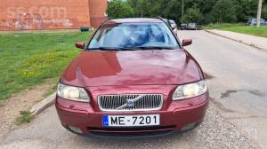 Sarkans Volvo V70 2005 Daugavpils, ar dzinēja tilpumu 2.40 L un nobraukumu 308 tūkst. km par 1450 €, foto 4 vietnē AUTOMOTO.COM.LV