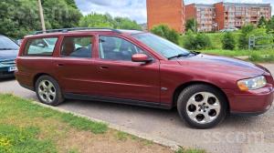 Sarkans Volvo V70 2005 Daugavpils, ar dzinēja tilpumu 2.40 L un nobraukumu 308 tūkst. km par 1450 €, foto 6 vietnē AUTOMOTO.COM.LV
