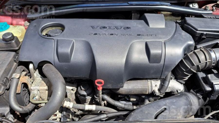 Sarkans Volvo V70 2005 Daugavpils, ar dzinēja tilpumu 2.40 L un nobraukumu 308 tūkst. km par 1450 €, foto 15 vietnē AUTOMOTO.COM.LV