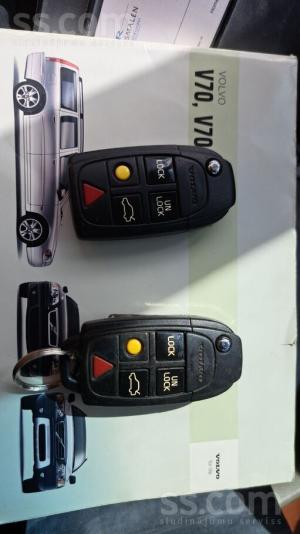 Sarkans Volvo V70 2005 Daugavpils, ar dzinēja tilpumu 2.40 L un nobraukumu 308 tūkst. km par 1450 €, foto 16 vietnē AUTOMOTO.COM.LV