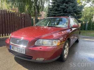 Red Volvo V70 2005 in Riga, with an engine capacity of 2.40 L and mileage of 309 thousand km for 1850 €, photo  on AUTOMOTO.COM.LV