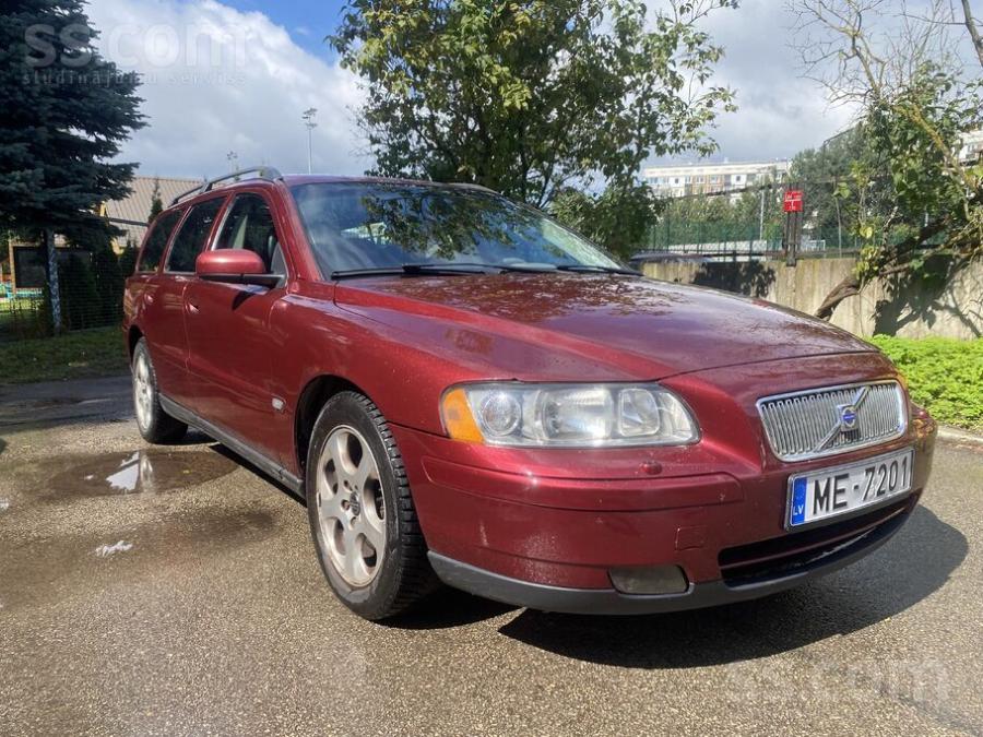 Красный Вольво В70 2005 в Рига, объемом двигателя 2.40 л и пробегом 309 тыс. км за 1850 €, фото 3 на AUTOMOTO.COM.LV