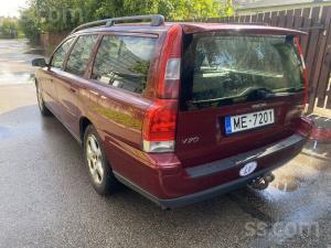 Красный Вольво В70 2005 в Рига, объемом двигателя 2.40 л и пробегом 309 тыс. км за 1850 €, фото 5 на AUTOMOTO.COM.LV