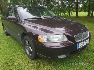 Sarkans Volvo V70 2005 Hāpsalu, ar dzinēja tilpumu 2.40 L un nobraukumu 297 tūkst. km par 999 €, foto 5 vietnē AUTOMOTO.COM.LV