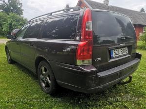 Sarkans Volvo V70 2005 Hāpsalu, ar dzinēja tilpumu 2.40 L un nobraukumu 297 tūkst. km par 999 €, foto 6 vietnē AUTOMOTO.COM.LV